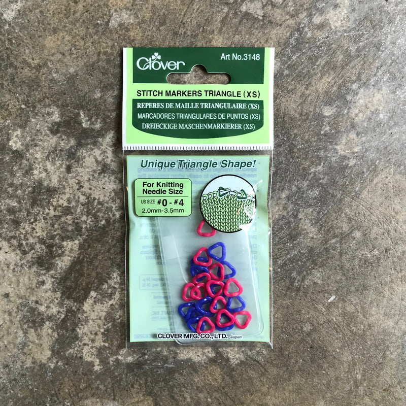 Clover triangle stitch markers – Retrosaria